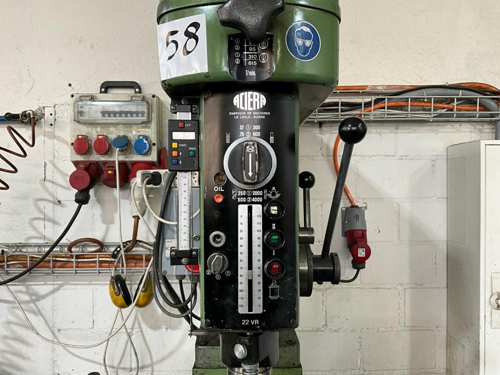 Aciera 22VR pillar drilling machine | Dome Auctions